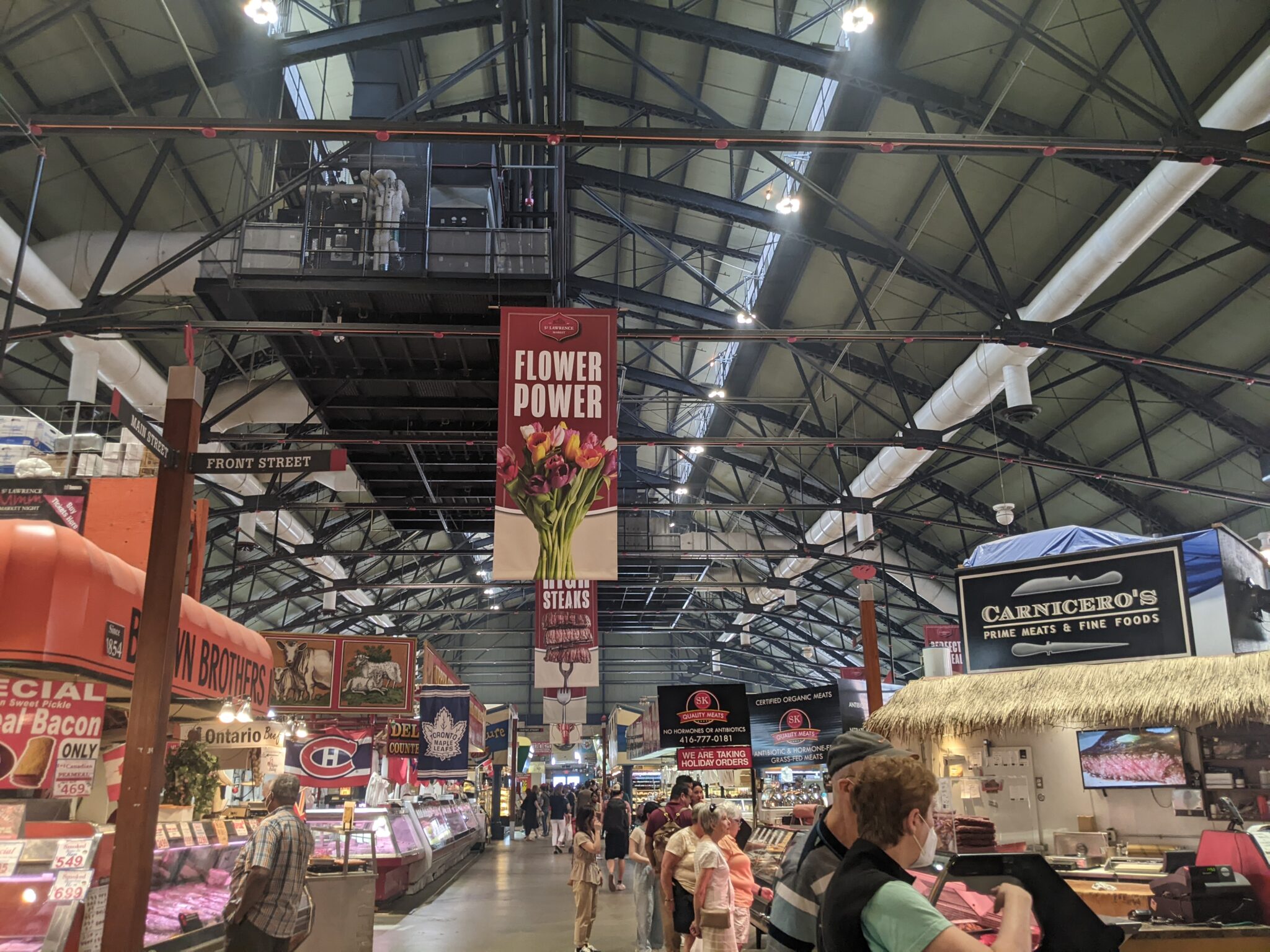 The Best Toronto Itinerary: 2 or 3 Days