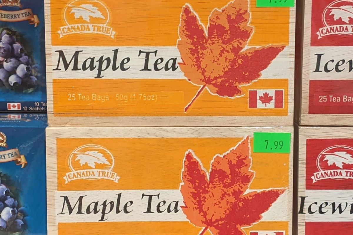 27 Unique Souvenirs from Canada in 2024 (from a Canadian)