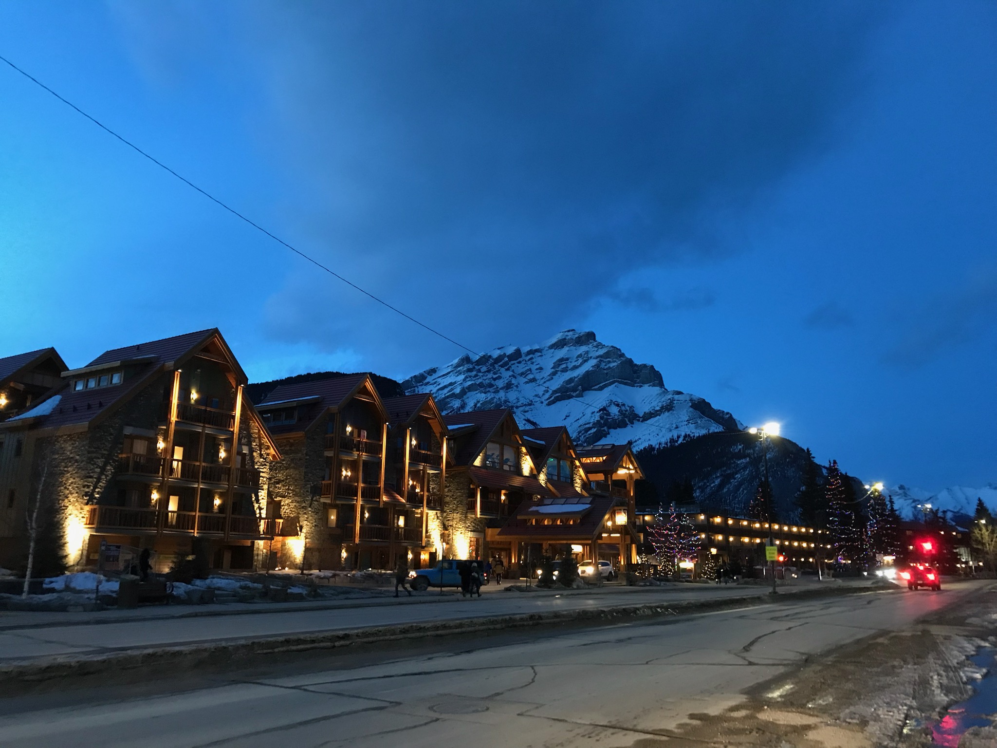 Jasper vs Banff: Which Should You Visit in 2025?