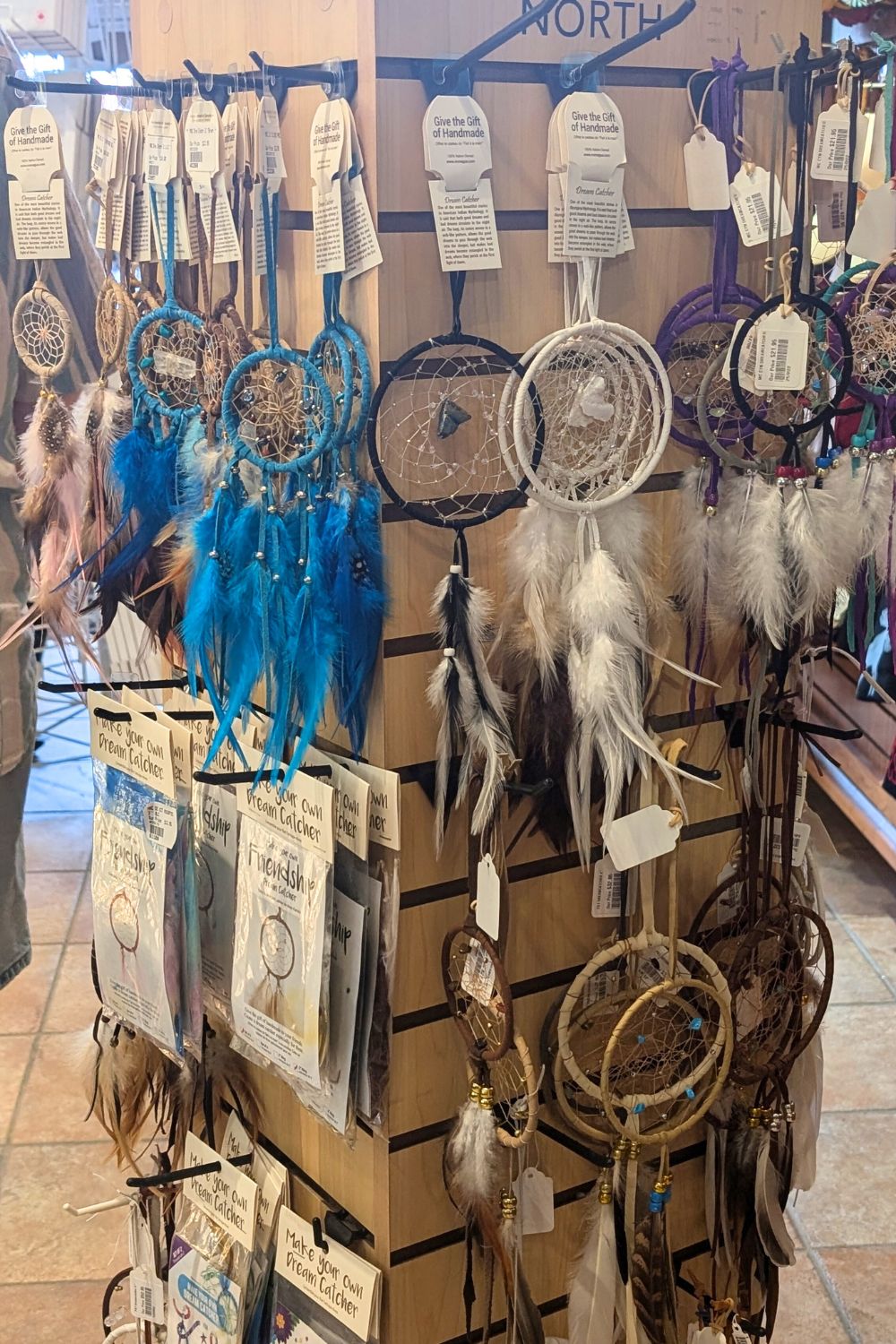 27 Unique Souvenirs from Canada in 2025 (from a Canadian)