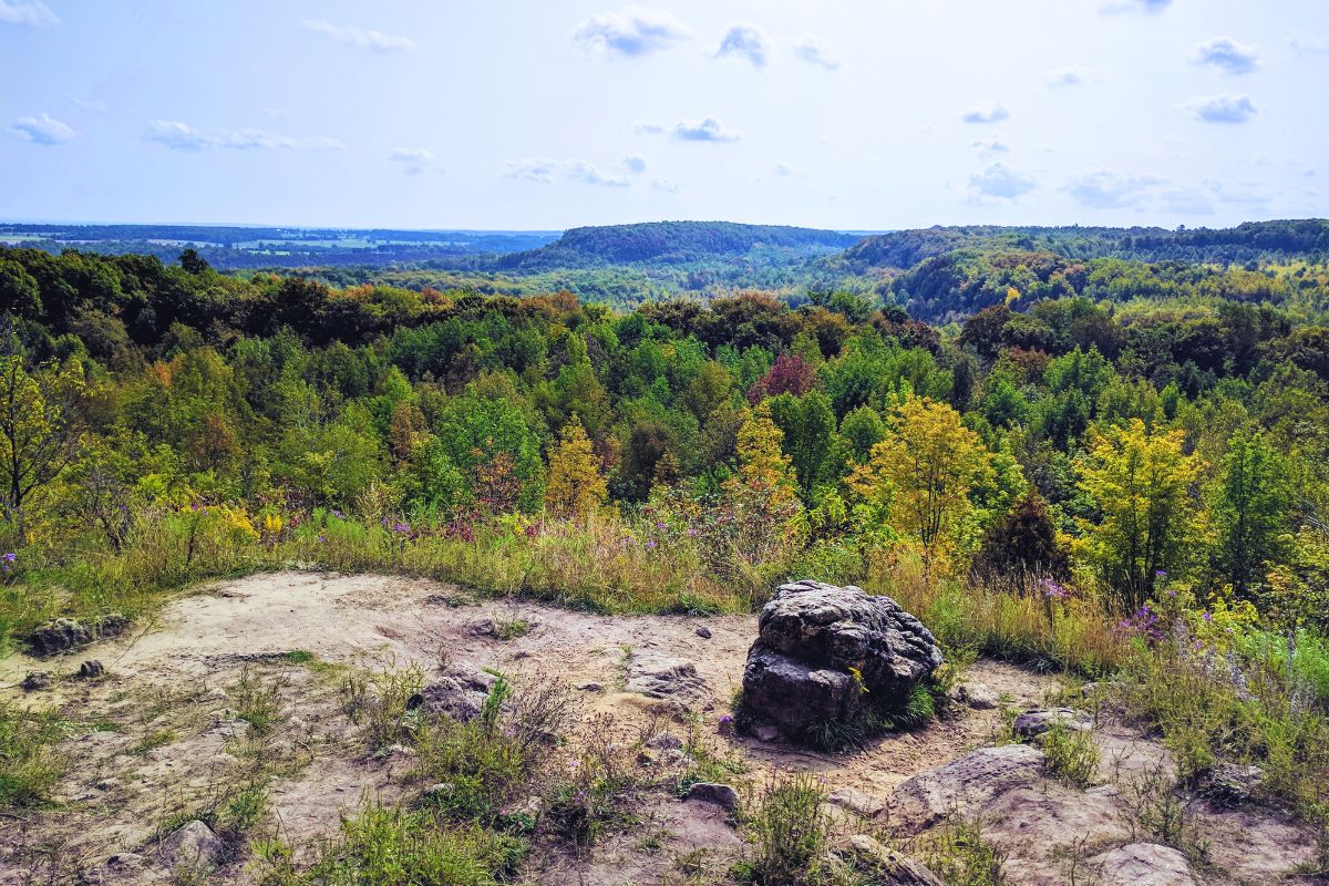 Best Hikes at Mono Cliffs Provincial Park + Guide